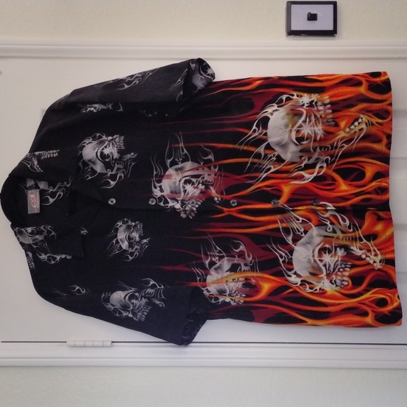 breakdown 3 | Shirts | Mens Skulls N Flame Button Shirt Sleeve Collar ...